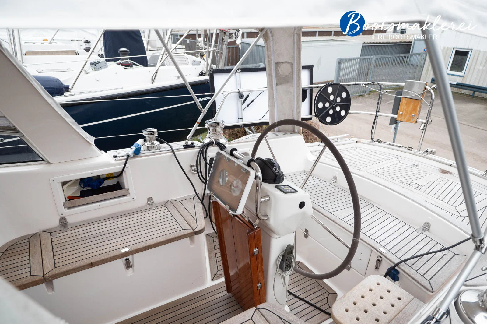 Malö 36 - Bootsmaklerei