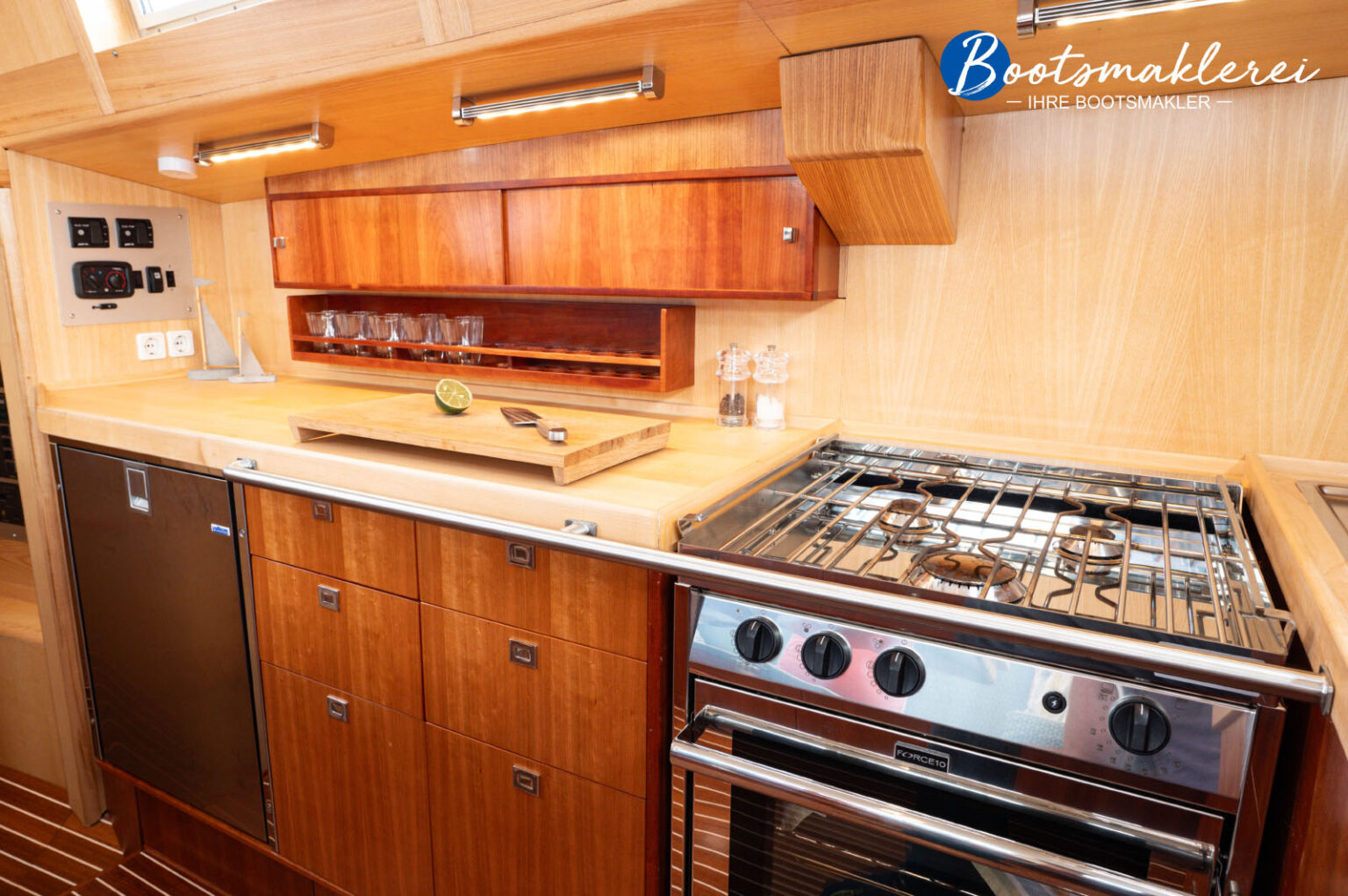 Reinke 13M Alu - Bootsmaklerei